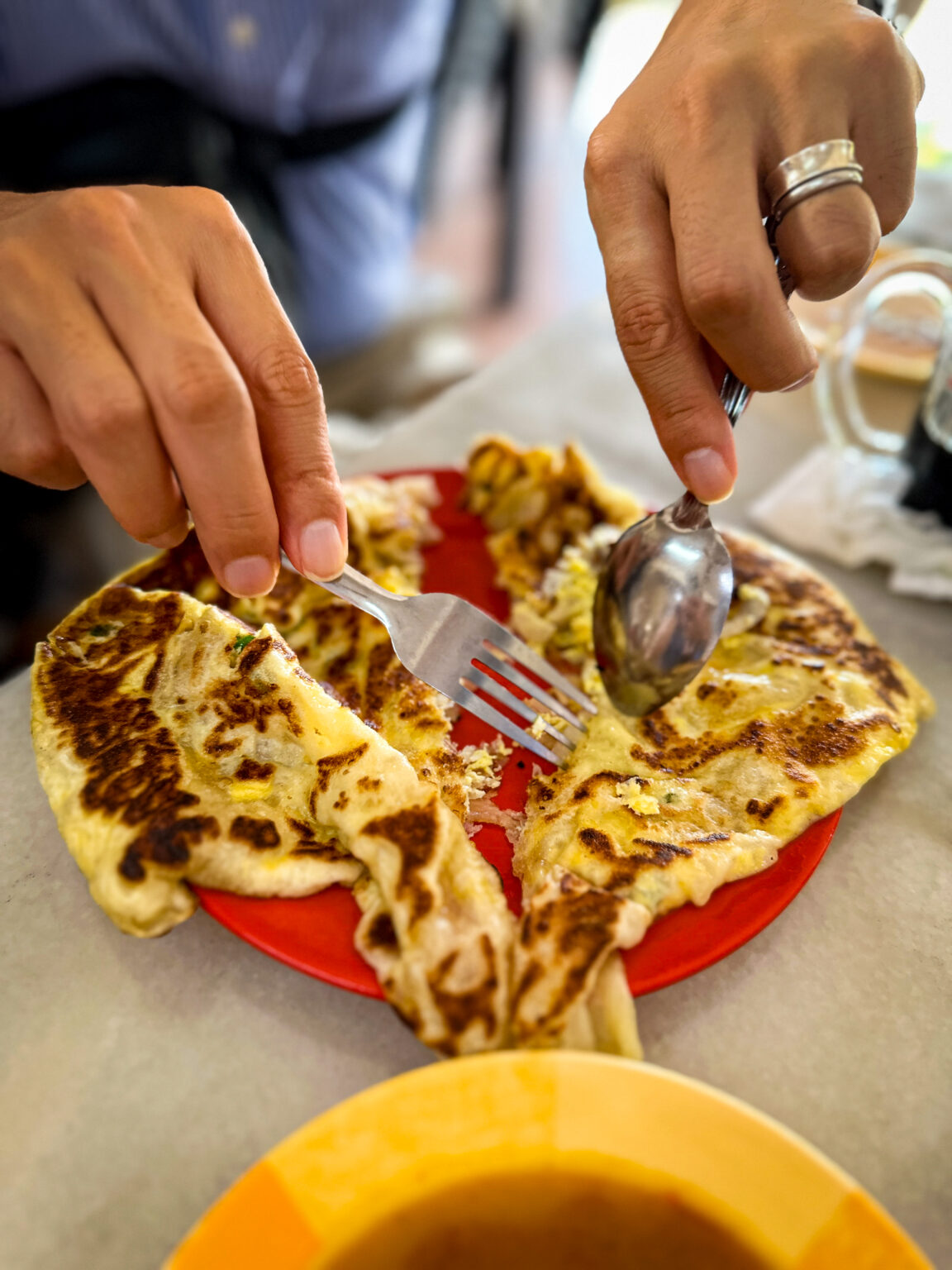 『Chinese Roti Canai』｜チャイニーズが作るモヤシ入りロティチャナイ - Awesome Trips